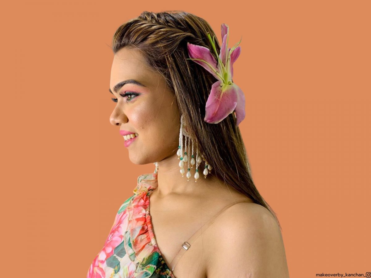 21 Knockout Pool Party Hairstyles You'll Want To Wear All Summer