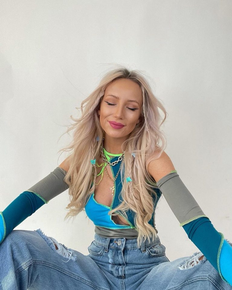 ‘90s Baby Braid Styles Are Back, And This Is How To Wear Them