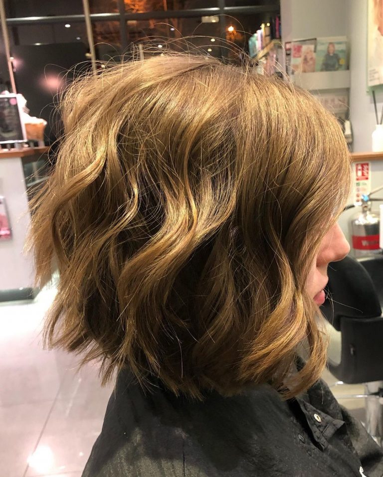 21 ‘90s Layered Bob Ideas That Are Too Cool Not to Try