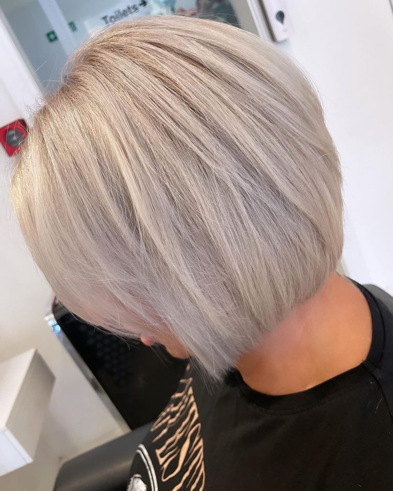 21 ‘90s Layered Bob Ideas That Are Too Cool Not to Try