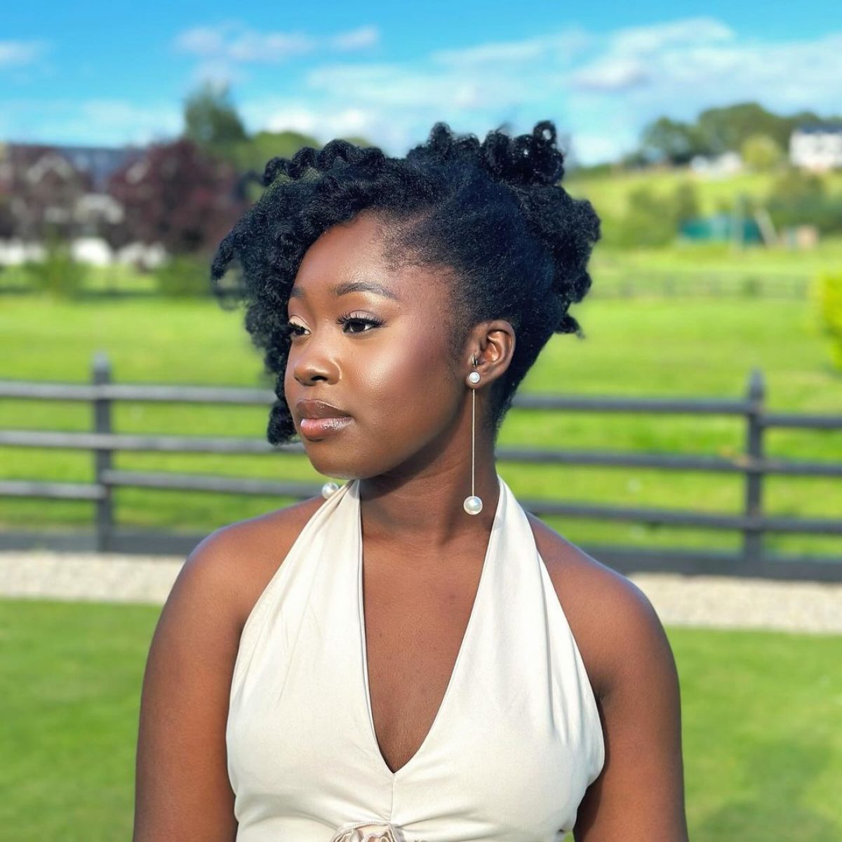 25 Stunning Wedding Guest Hairstyles To Get All Eyes On You