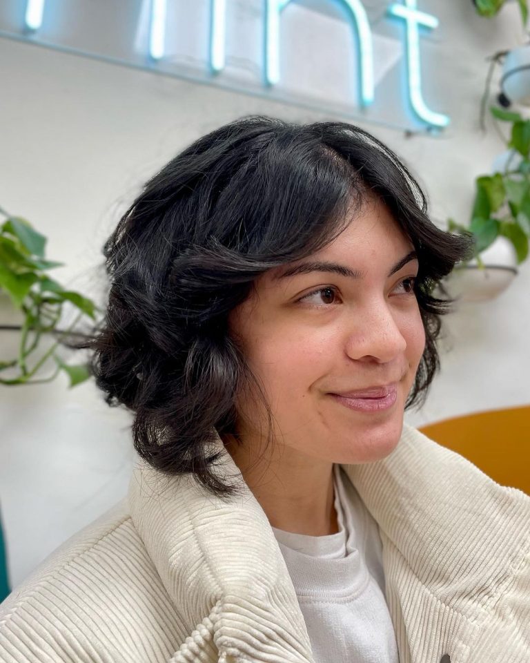 21 ‘90s Layered Bob Ideas That Are Too Cool Not to Try