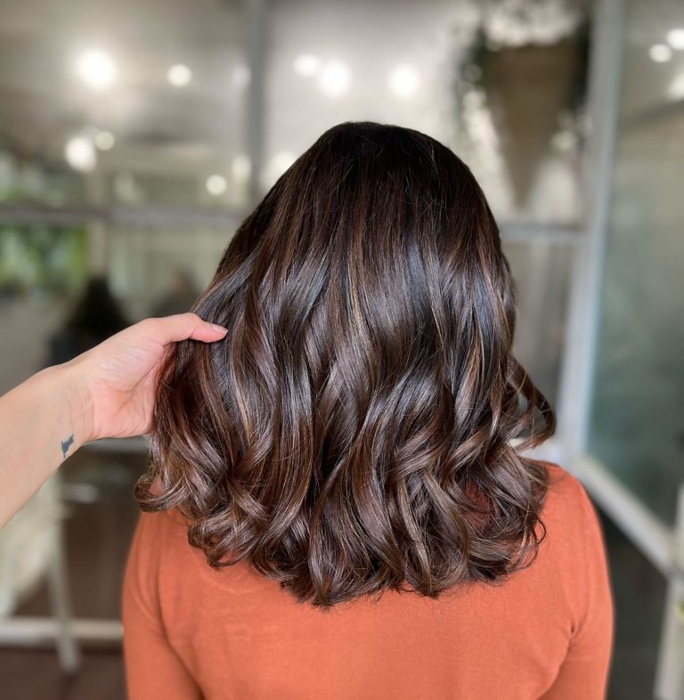 17 ideas de tintes de pelo castaño canela para conseguir un look luminoso