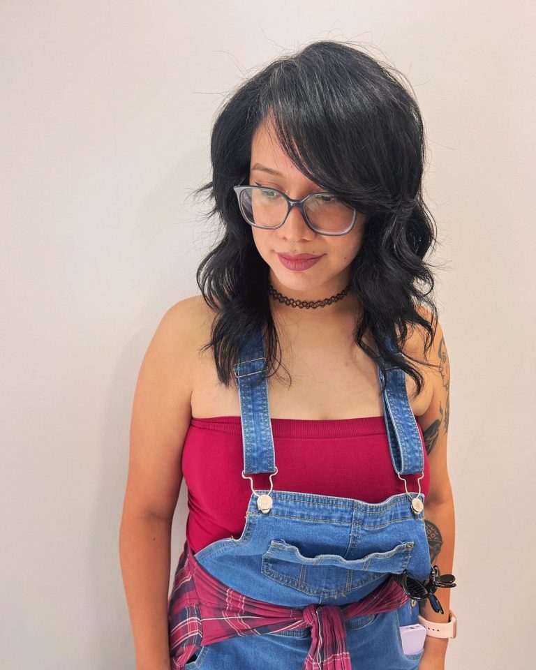 Millennial Side Bangs Are Back And Here’s How To Wear Them