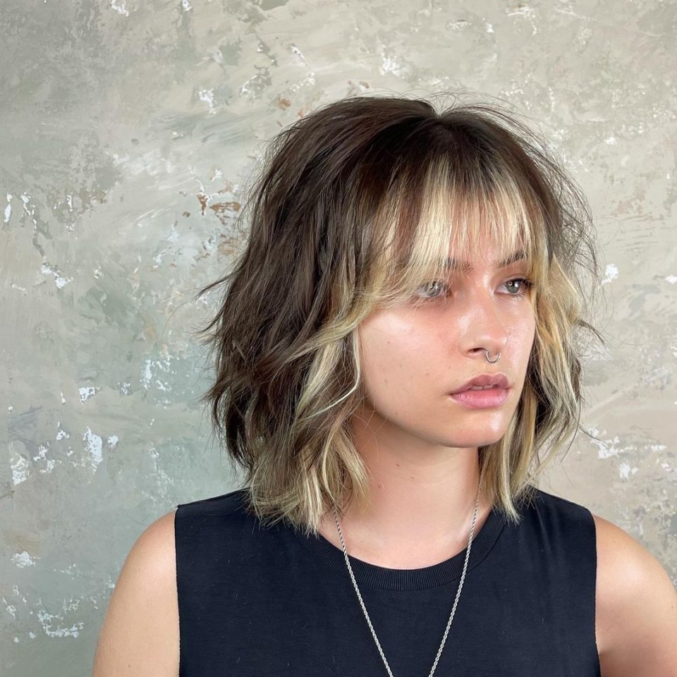 18 Most Flattering Medium-Length Haircuts For Round Faces