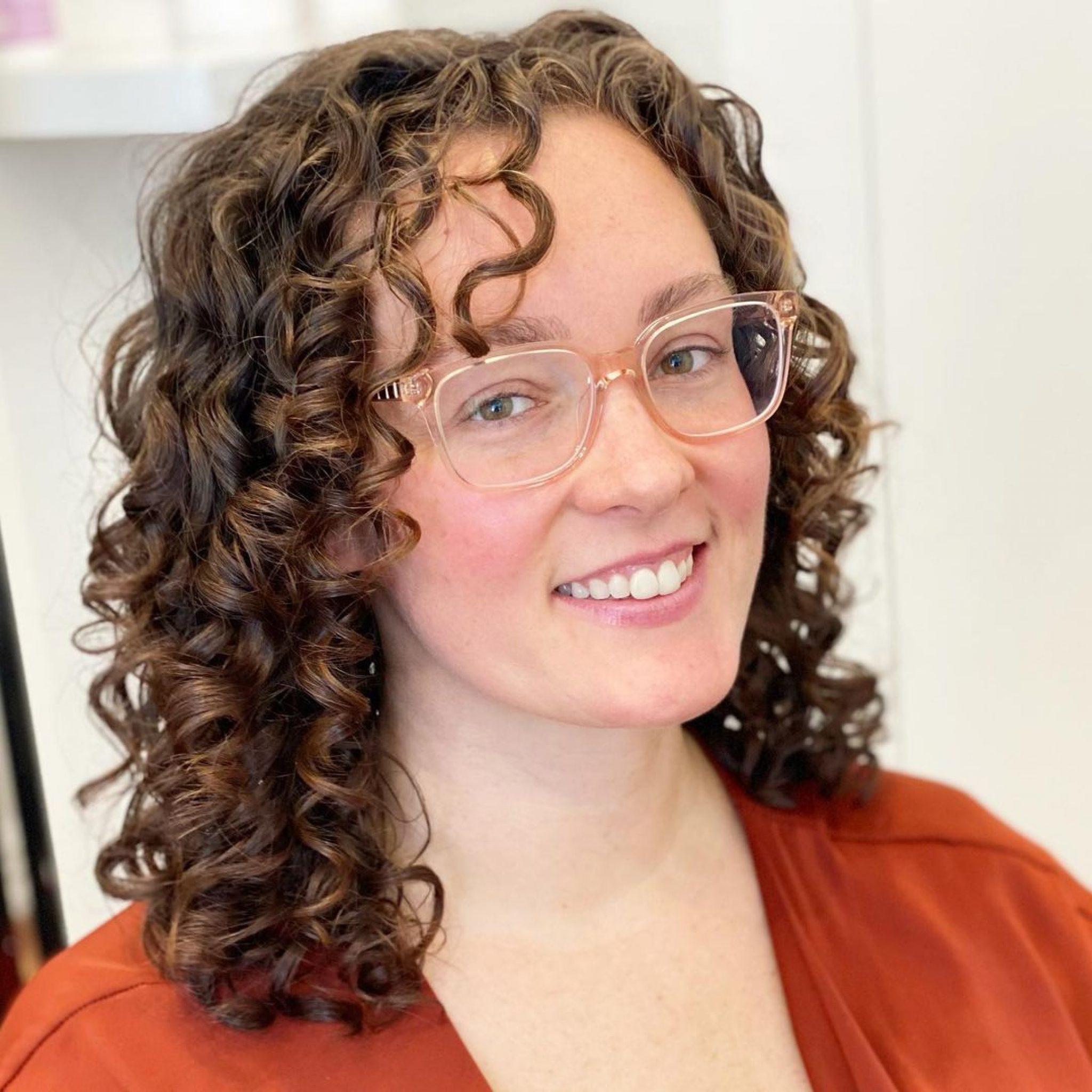 Millennial Side Bangs Are Back And Here’s How To Wear Them