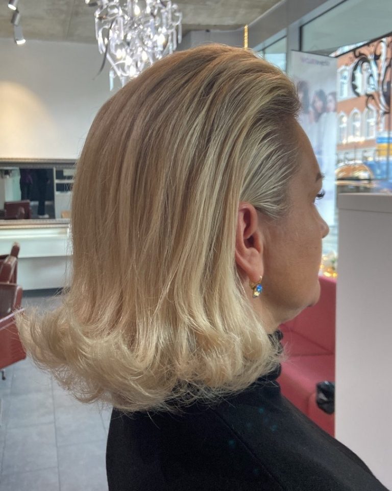 20 Stylish Flippy Hair Ideas To Stay On Trend This Fall