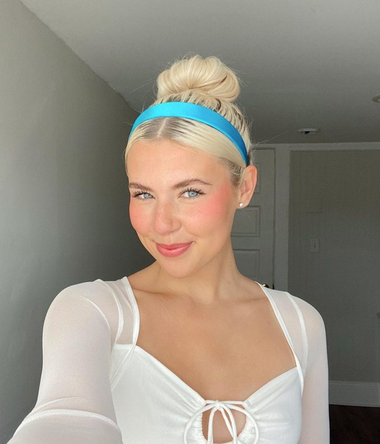 18 Practical Barista Hairstyles Perfect For Busy Work Days