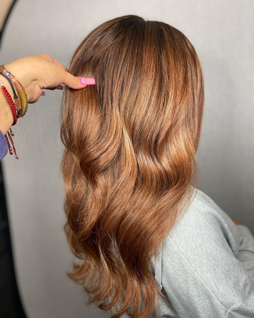 Il colore dei capelli castano chiaro è la tonalità di rosso più calda ...