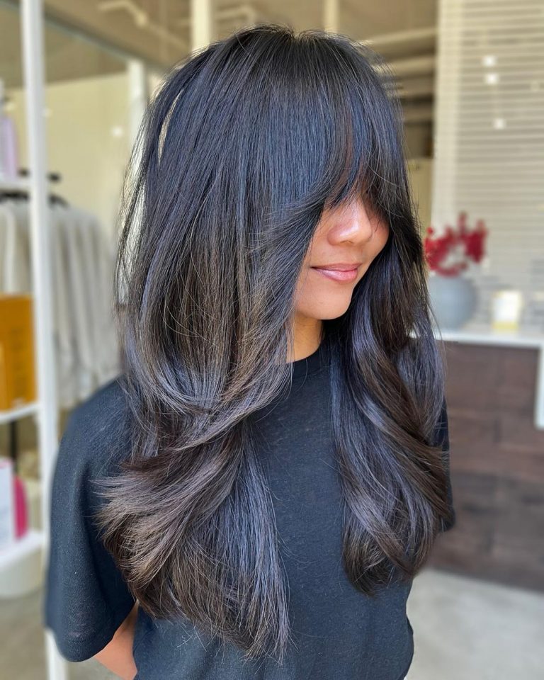 20 Stylish Flippy Hair Ideas To Stay On Trend This Fall