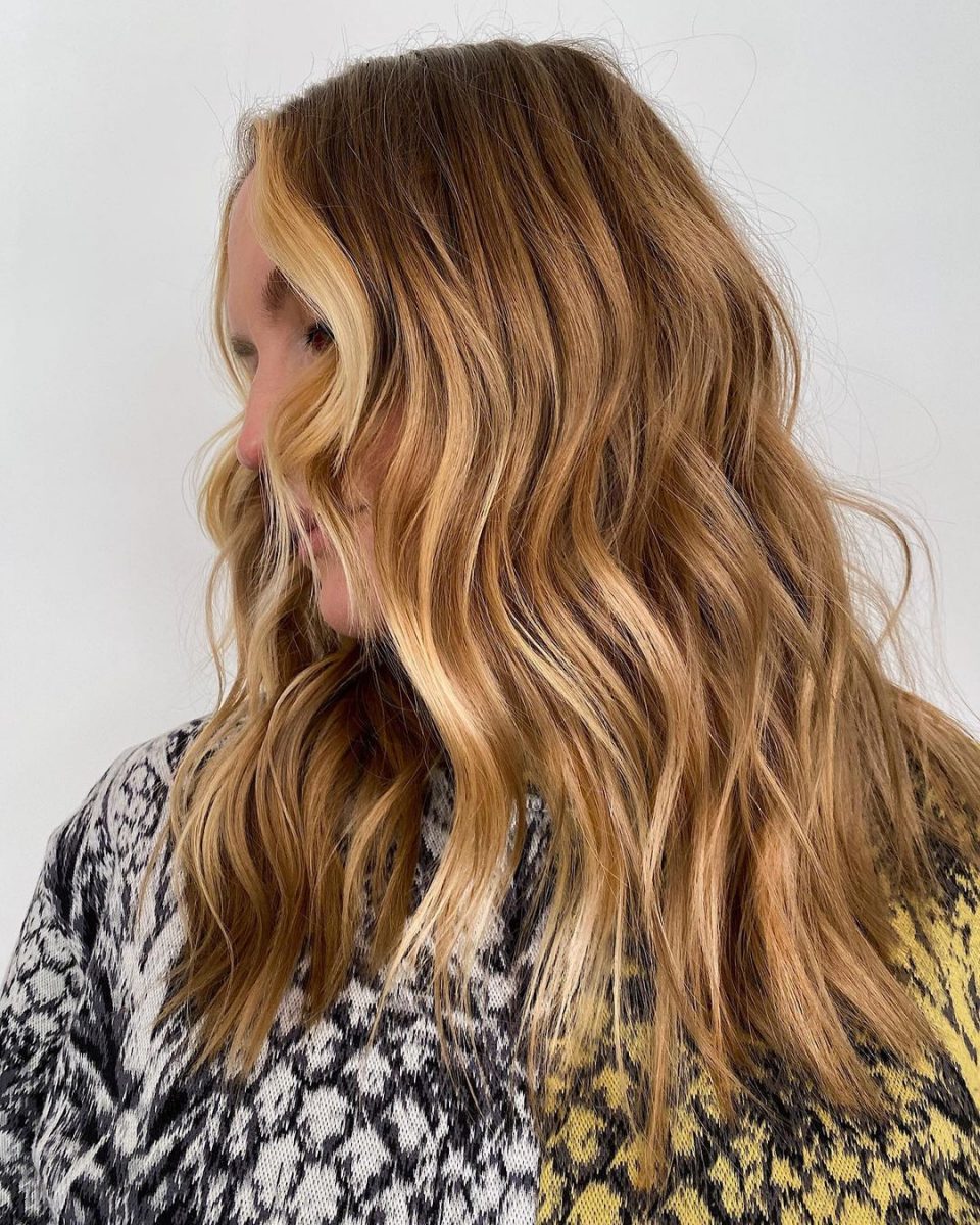 Dark Sandy Blonde Hair Is The Perfect End-Of-Summer Look