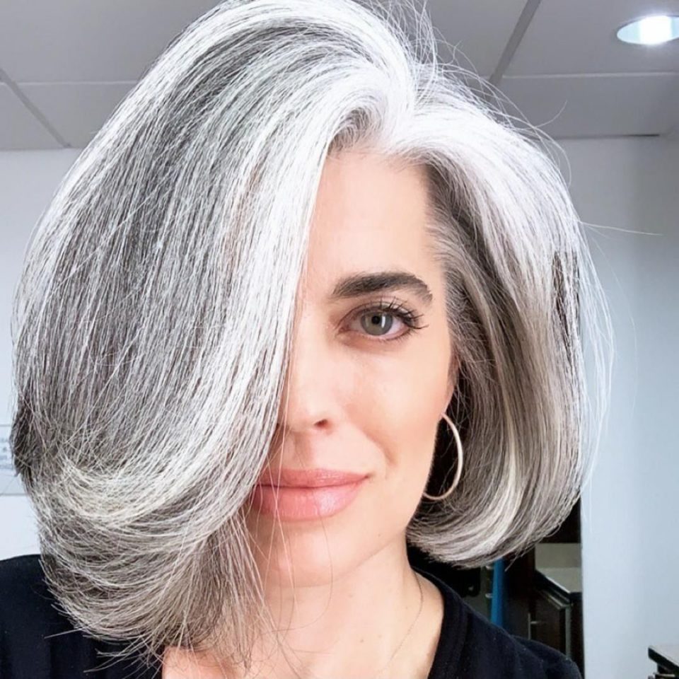 18 Estilos inspiradores para transformar el pelo gris