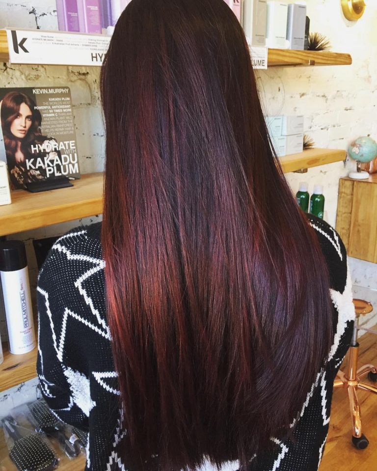 20 idées de cheveux rouge cerise flamboyant et fabuleux