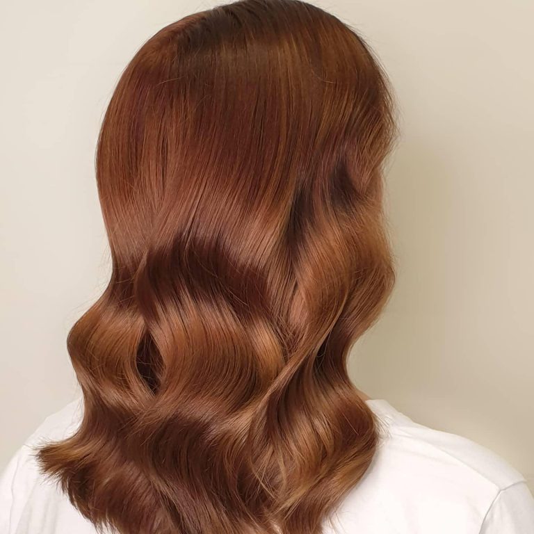 I capelli castano ruggine stanno vivendo un momento importante e noi abbiamo le foto dell ...