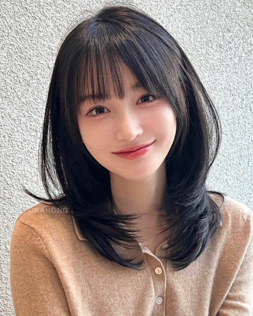 14 Volume-Boosting Layered Shoulder-Length Cuts For Thin Hair