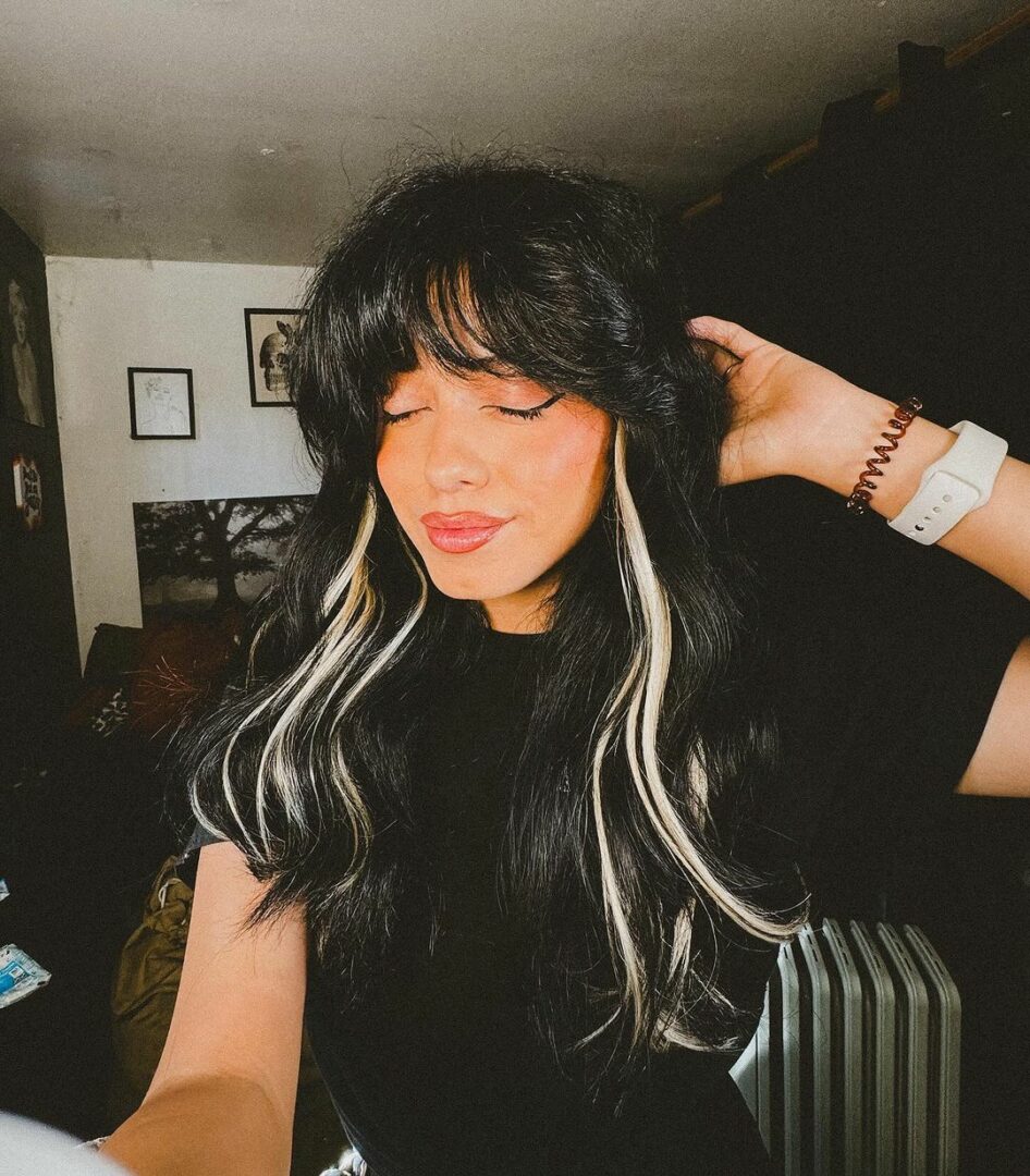 10 ideias de cabelos pretos e louros para um look fixe e de alto contraste