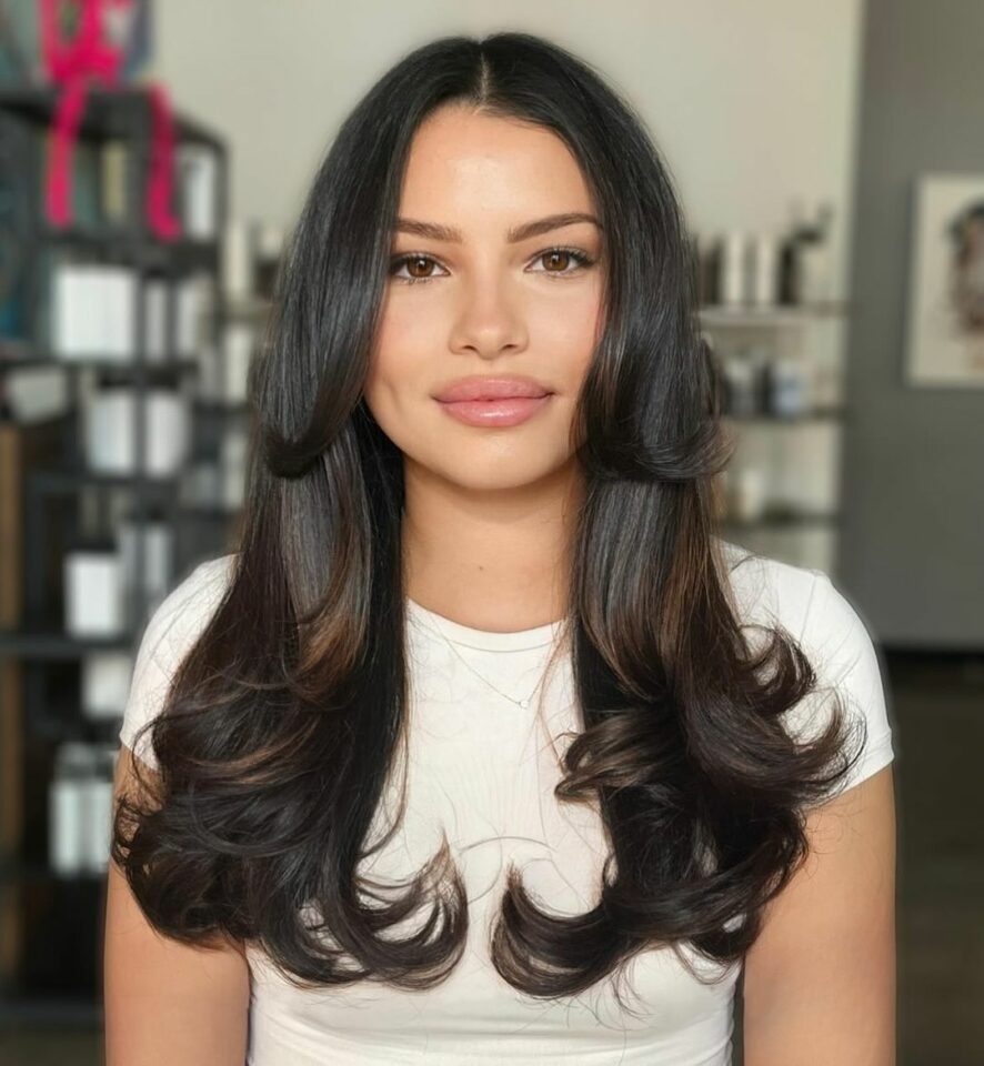 10 Modish 2025 Hair Trends For Women That Will Soon Flood Your FYPs