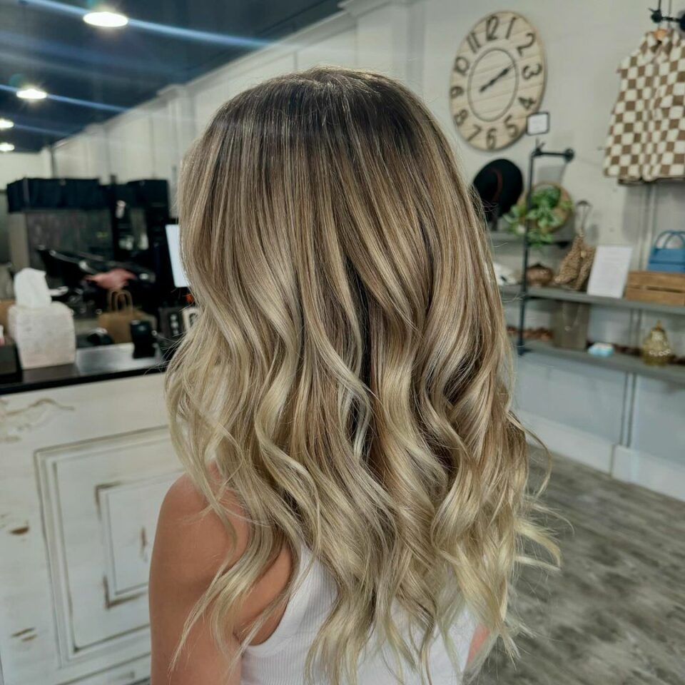 14 Medium-Length Hair Blowout Styles That’ll Have You Salon-Ready