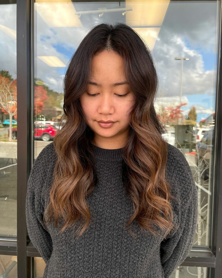10 Stunning Natural-Looking Balayage Hairstyles