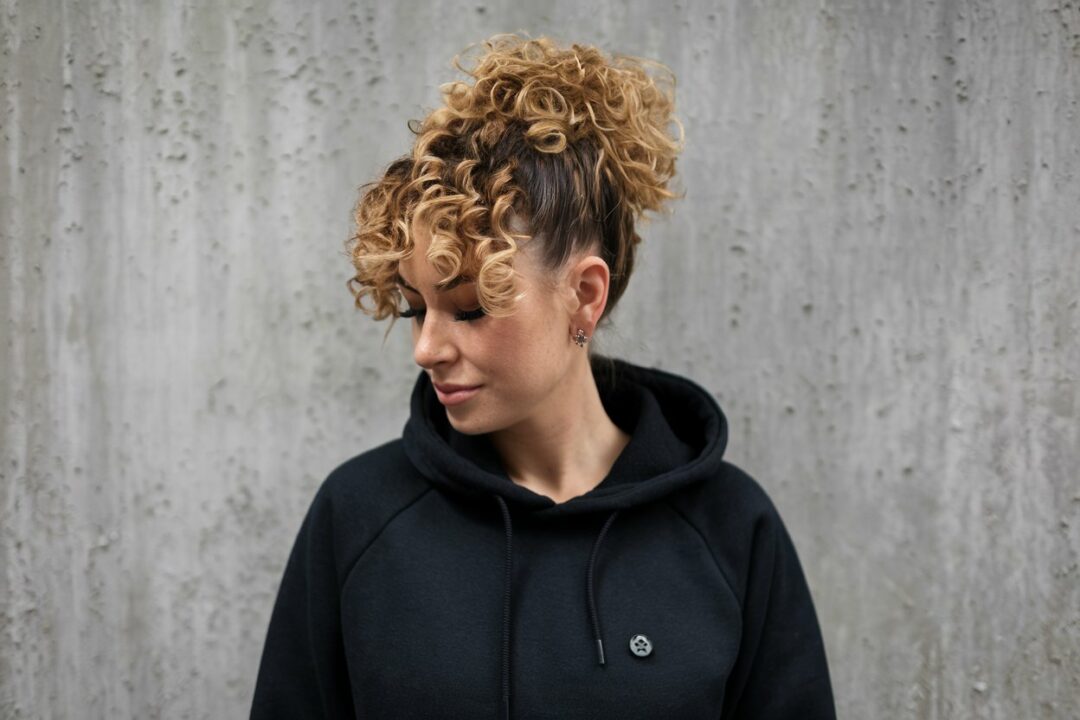 11 Hoodie Hairstyles To Embrace The Cozy Vibe