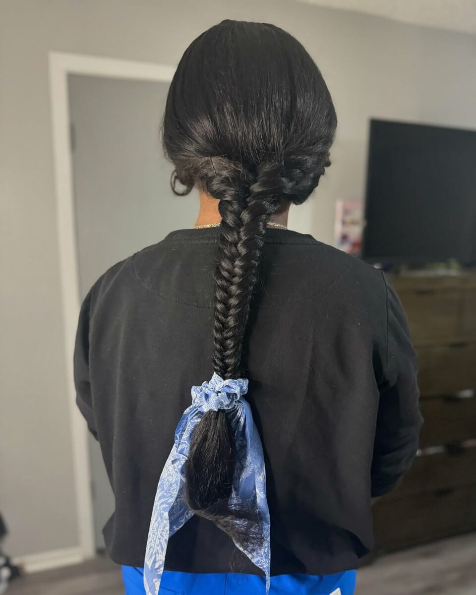 11 Airport Hairstyles To Travel In Style