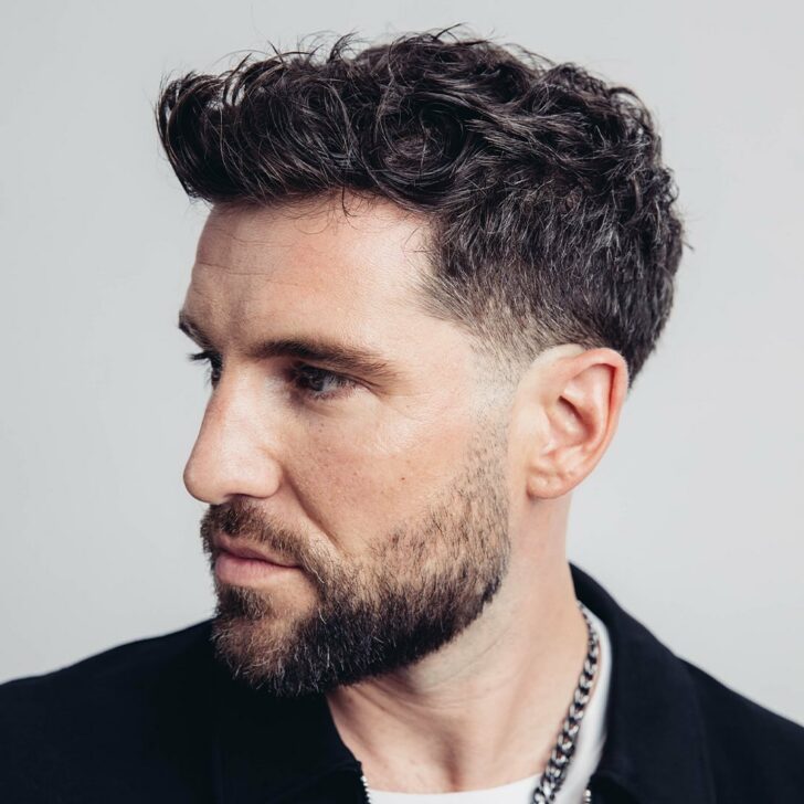 11 cortes de cabelo populares para homens em 2025 para expressar quem ...