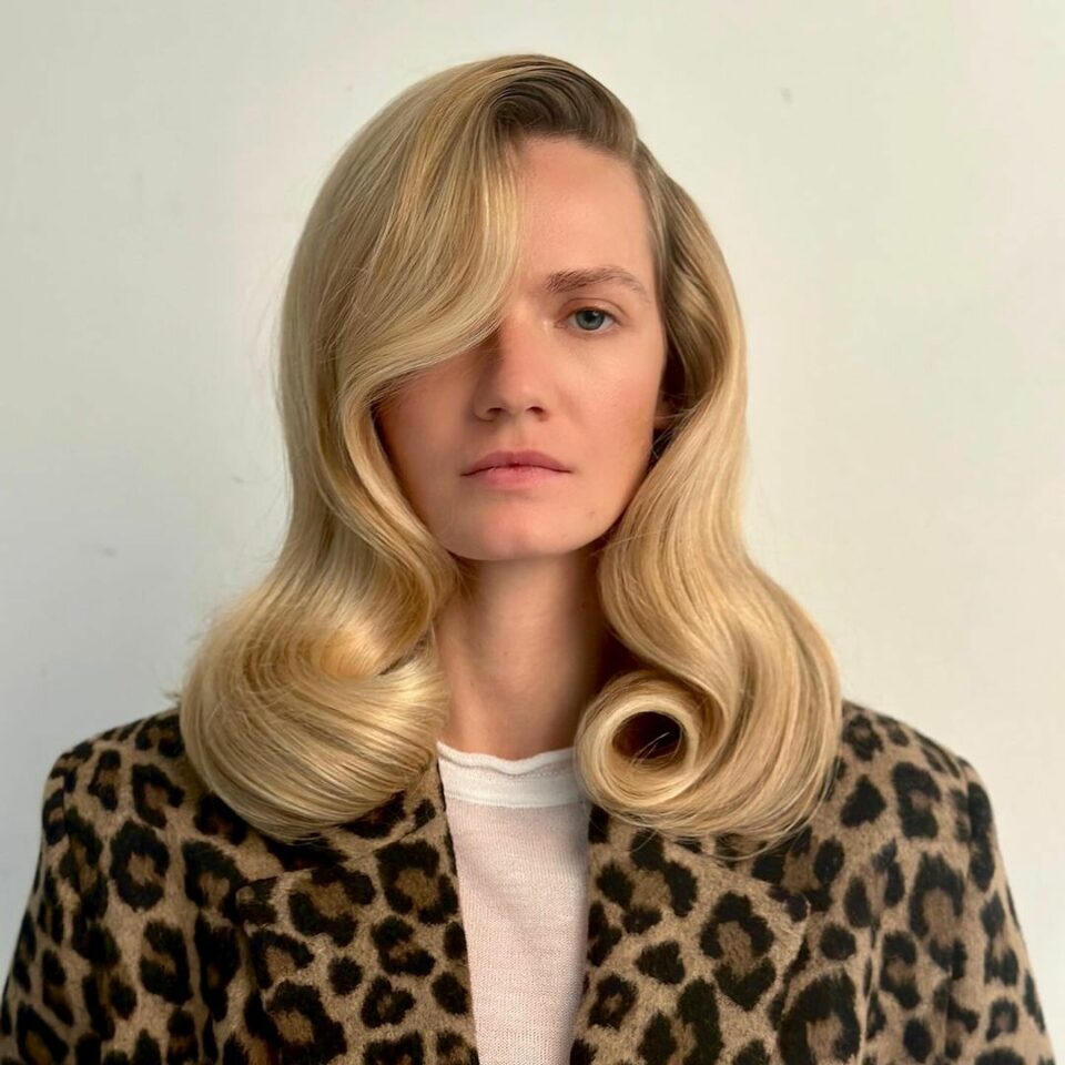 14 Medium-Length Hair Blowout Styles That’ll Have You Salon-Ready