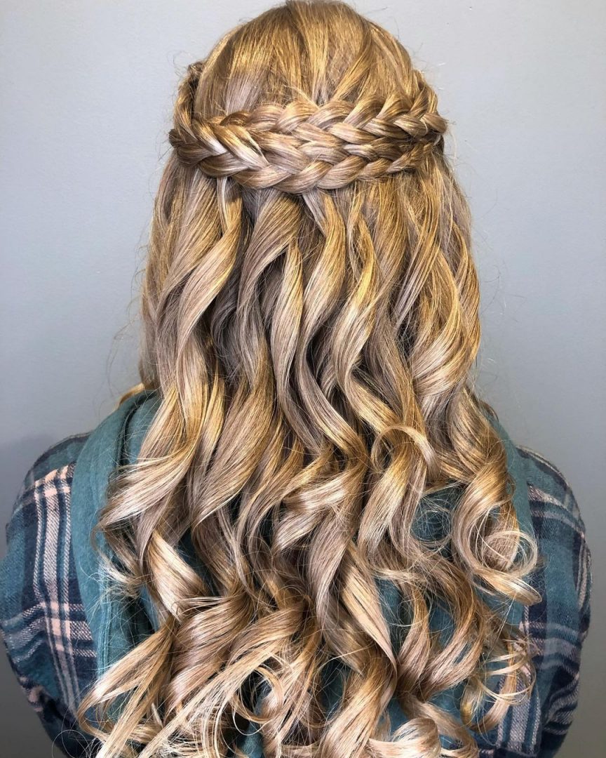 21 Stunning Hoco Down Hairstyles That Will Impress Everyone