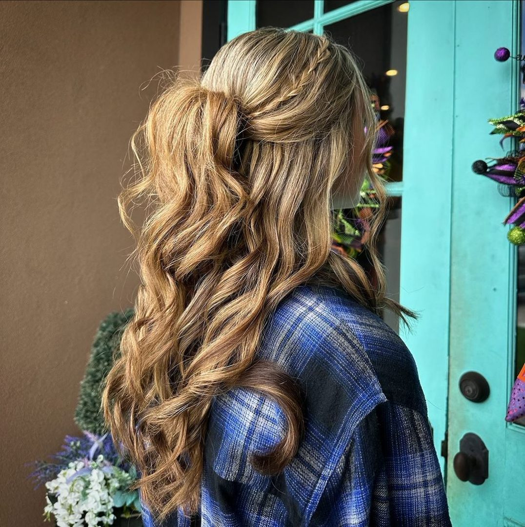 21 Stunning Hoco Down Hairstyles That Will Impress Everyone