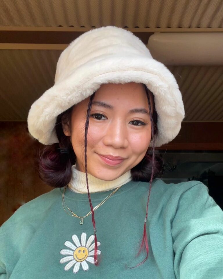 12 coiffures de bonnet les plus cool pour tous les types de cheveux