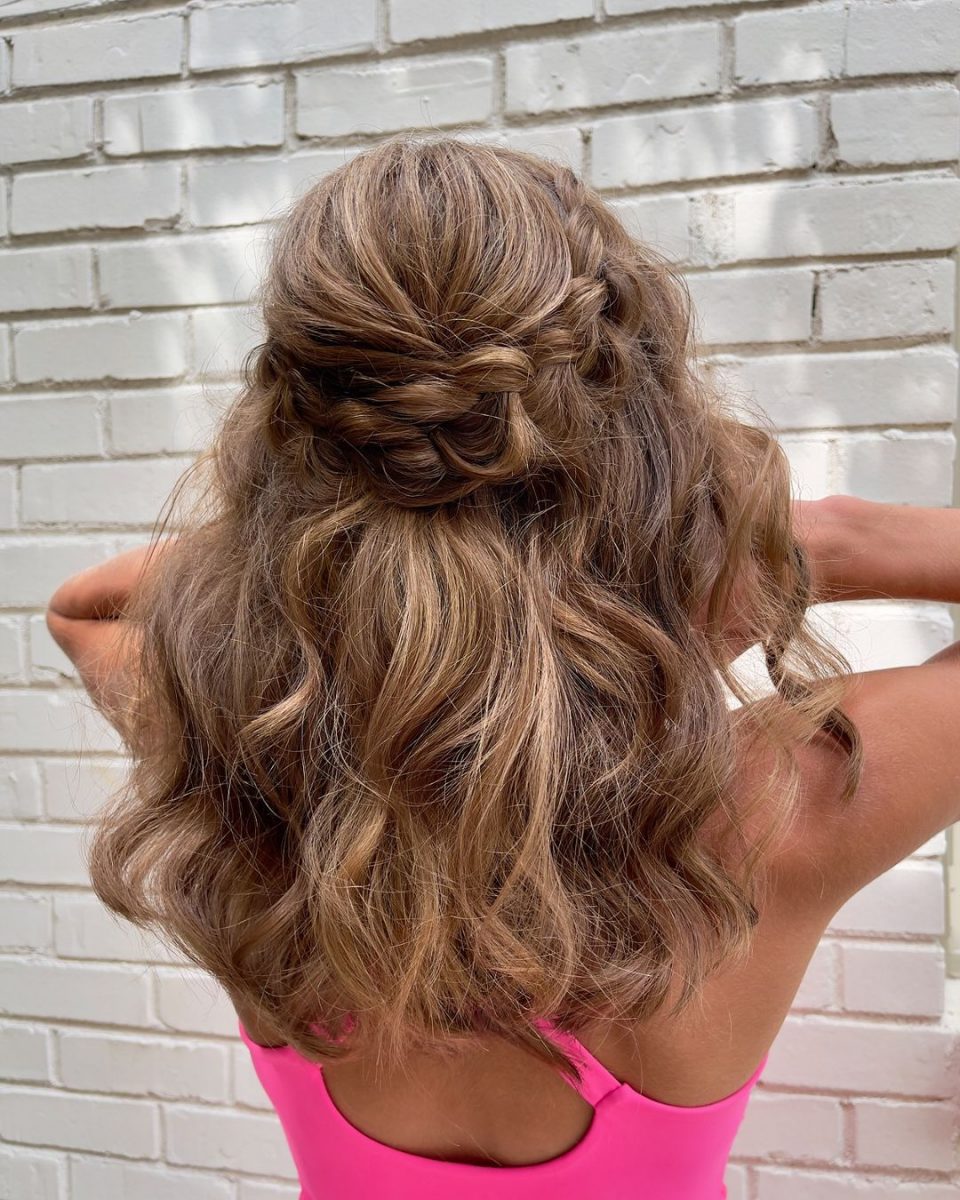 21 Stunning Hoco Down Hairstyles That Will Impress Everyone