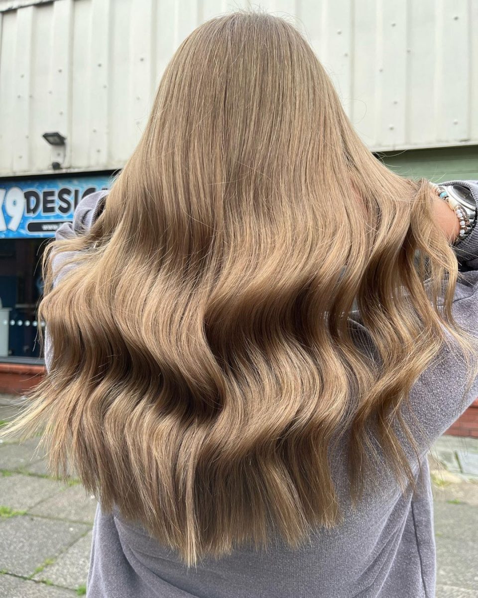 Everyone Is Going Crazy Over Versatile And Noncommittal Mousy Blonde Hair