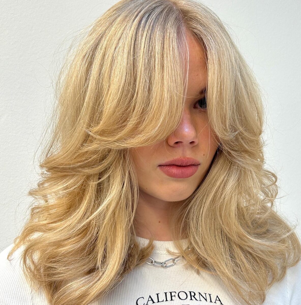 12 Trendy Shoulder-Length Haircuts Everyone Will Be Wearing Soon