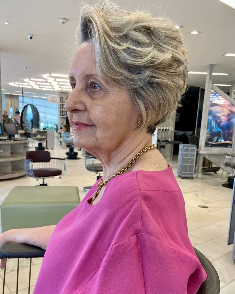 17 Choppy Haircuts That Say You’ve Still Got It At 70, Loud and Clear