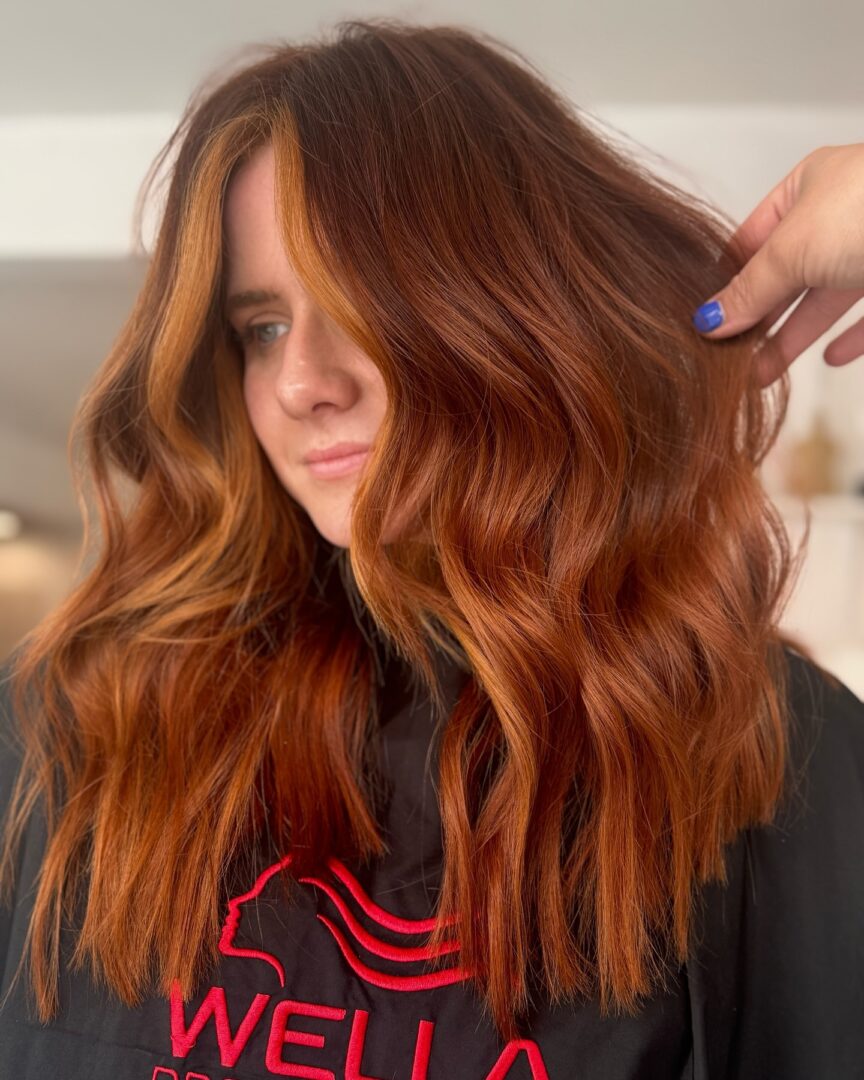 11 looks con balayage cobrizo que te encantará llevar esta temporada