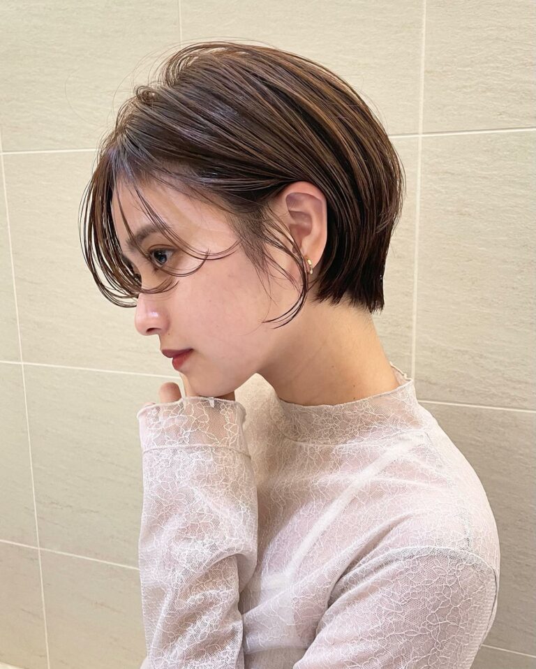 The Perfect Length? These 16 Ear-Length Cuts Say Yes