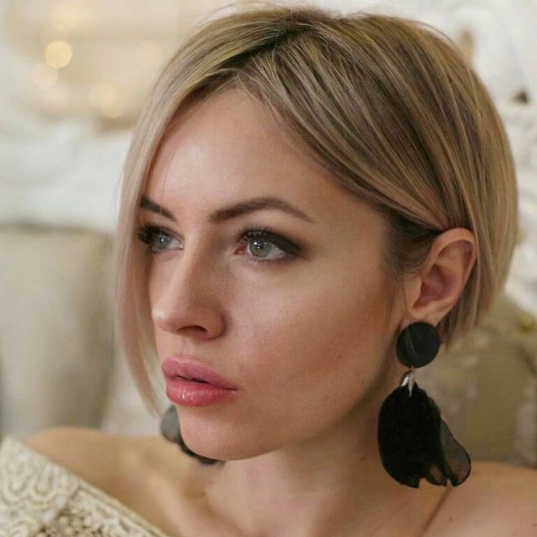 The Perfect Length? These 16 Ear-Length Cuts Say Yes