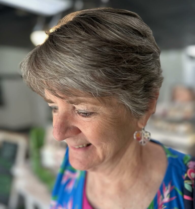 13 Timeless Wedge Haircuts For Older Women That Always Look Stylish