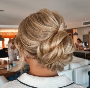 15 Relaxed Hairstyles For Effortless And Laid-Back Look