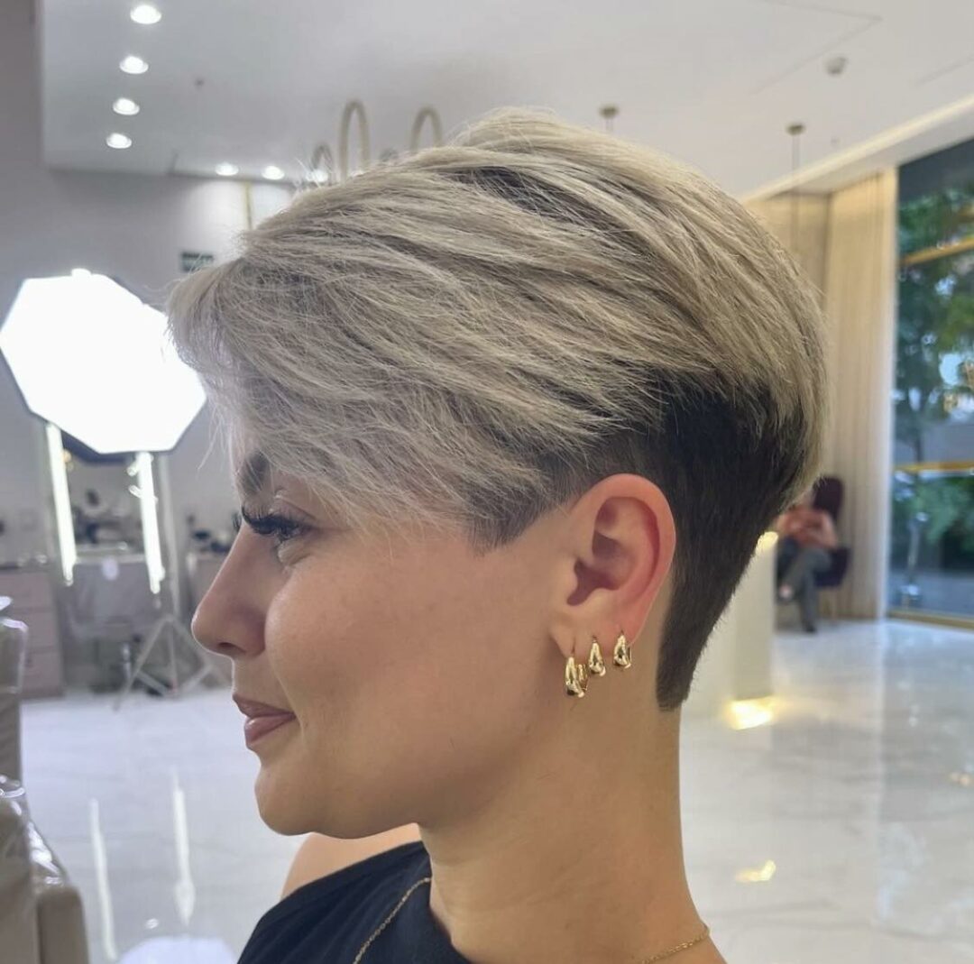 12 Bold Styles To Elevate Your Look With A Pixie Cut With Highlights