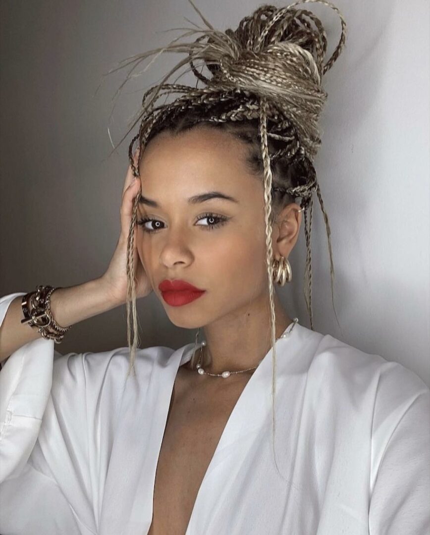 14 Blonde Box Braids Looks Giving Golden Goddess Vibes