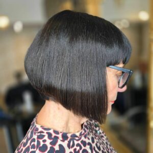 10 Trendy Ways To Wear Graduated Bob With Bangs