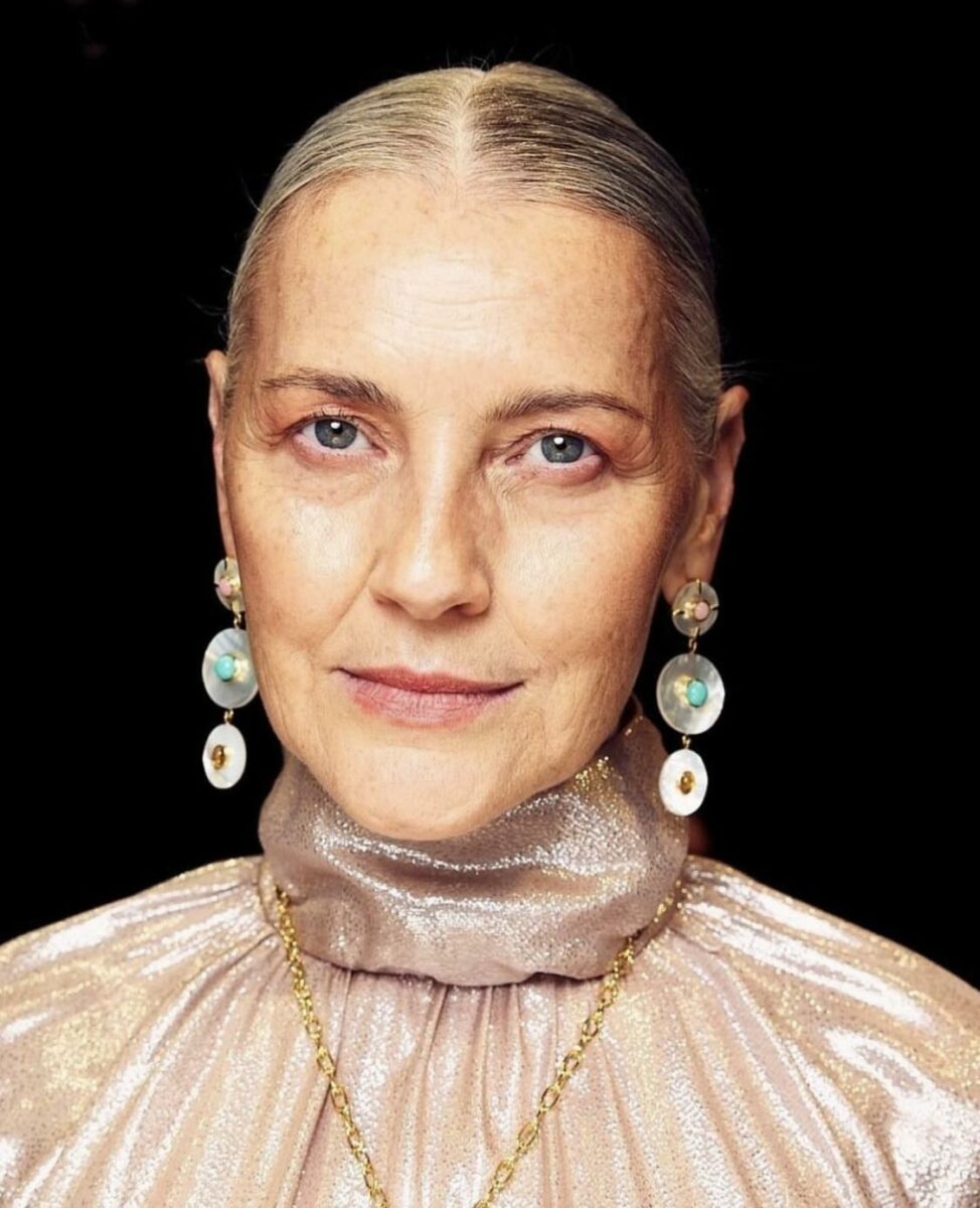 11 Effortlessly Elegant Updos For Women Over 50 That Reflect Confidence ...