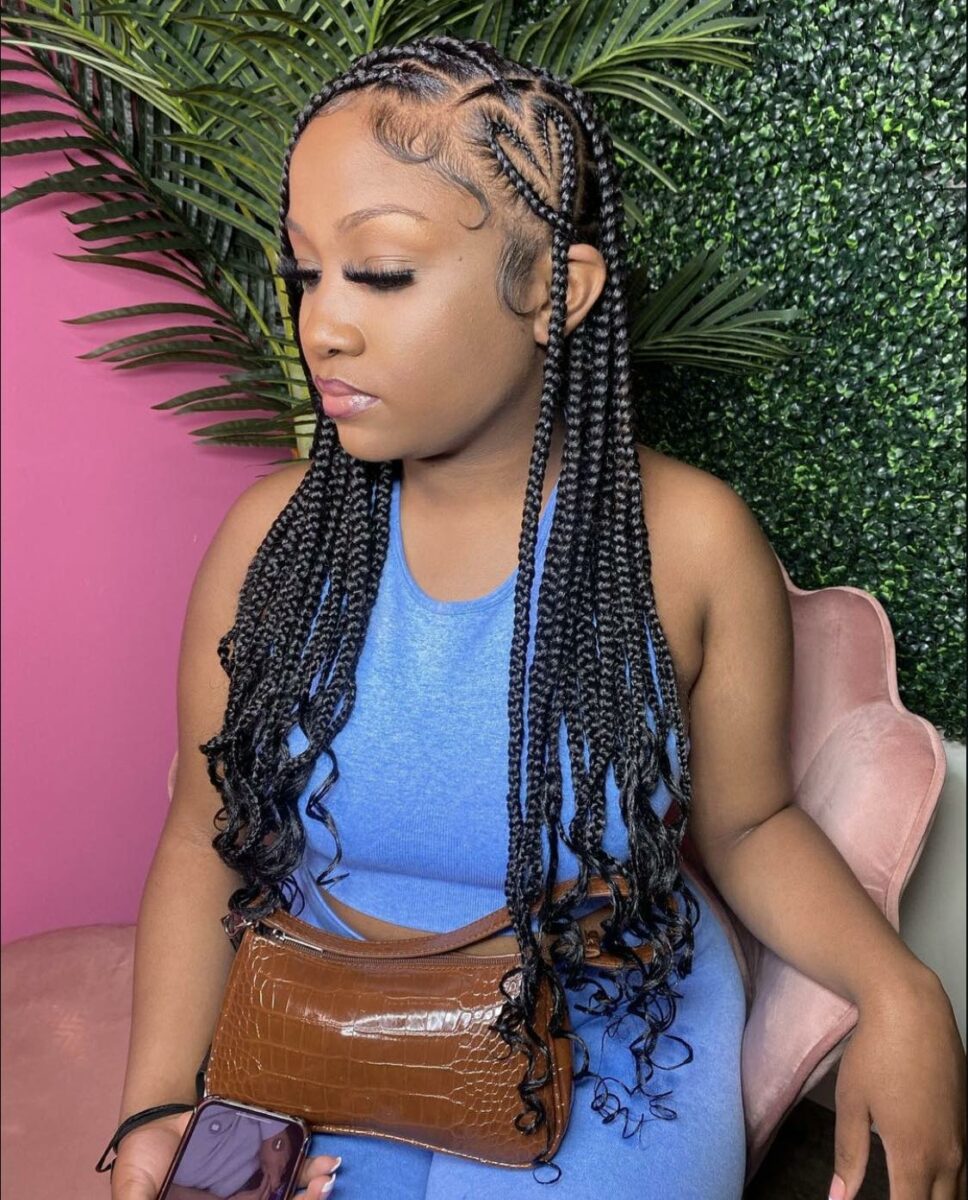12 Medium Knotless Braids As A Trendy And Elegant Protective Style