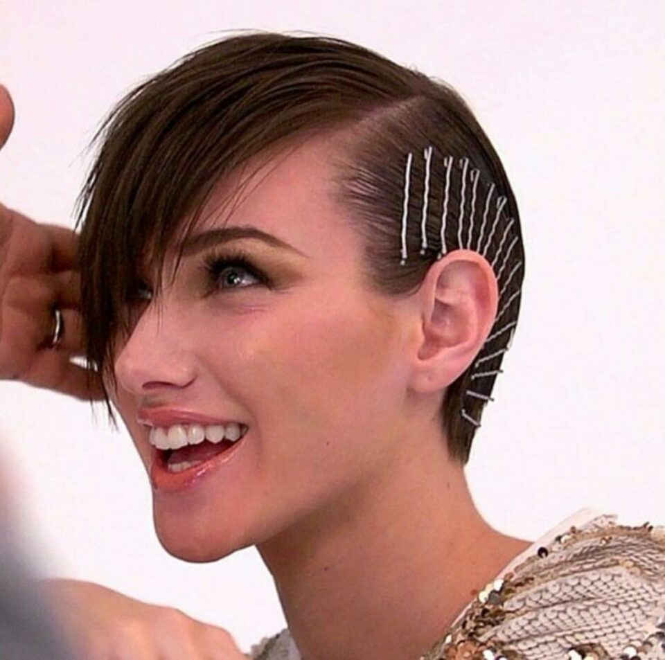 11 Side-Swept Hairstyles For Every Occasion And Polished Look