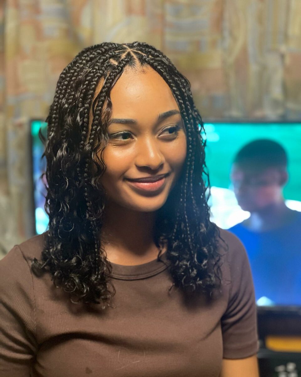 12 Trendy Shoulder-Length Haircuts Everyone Will Be Wearing Soon