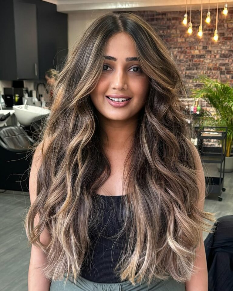 10 Stunning Natural-Looking Balayage Hairstyles