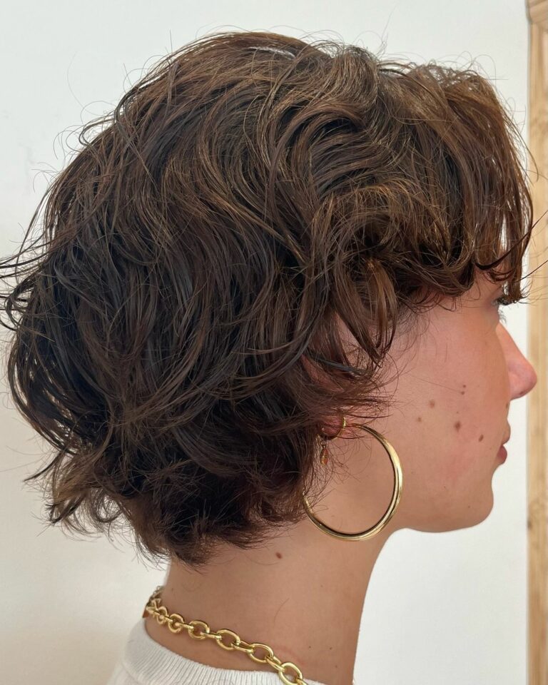 14 Most Flattering Haircuts For Thick Wavy Hair That Will Remove Excess ...