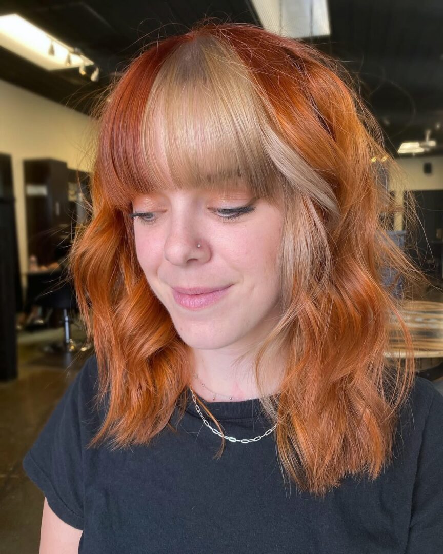 11 ideas de pelo cobrizo con mechas rubias para un look brillante y ...