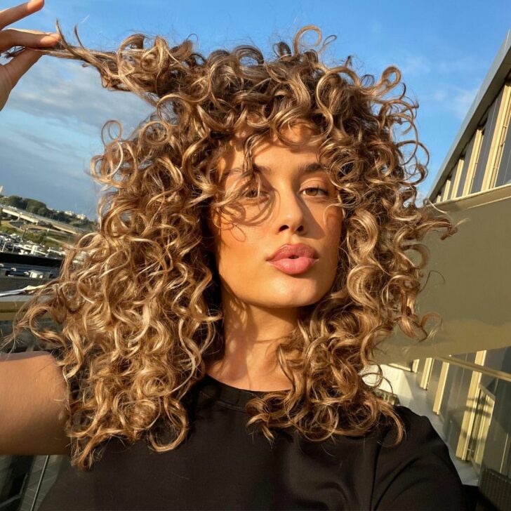 13 Stunning Face-Framing Curly Hair Ideas That Highlight Your Features ...